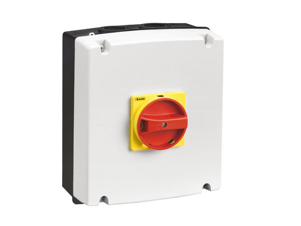 . 3P ENCLOSED CHANGEOVER SWITCH 63A BLACK PADLOCKABLE HANDLE NEMA4X
